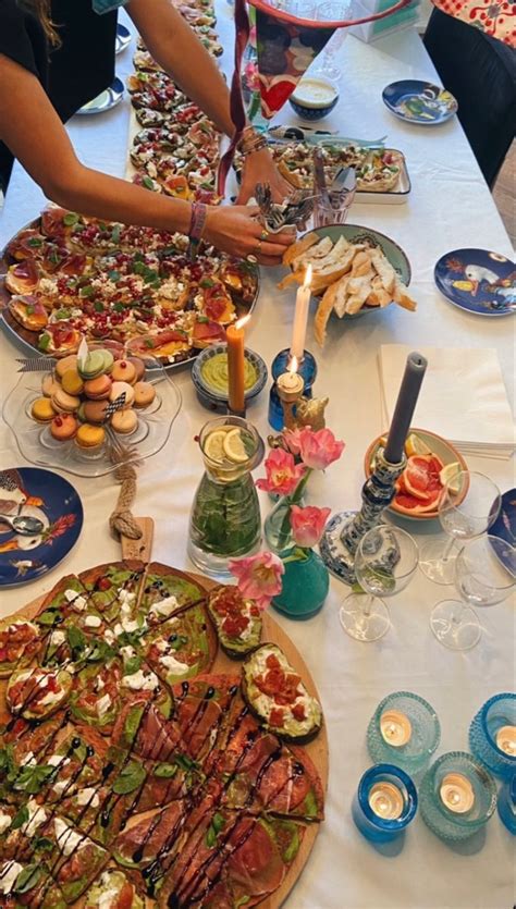 Pin On Vibe🧚🏼‍♀️🪴🎧🌞 Dinner Party Summer Dinner Aesthetic Food