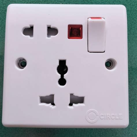 Circle 5 Pin Multi Function Socket With Indicator Light Bd
