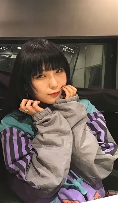 Pin De Airolg Vic 「愛善」 En Daoko Musica Personas Actuacion