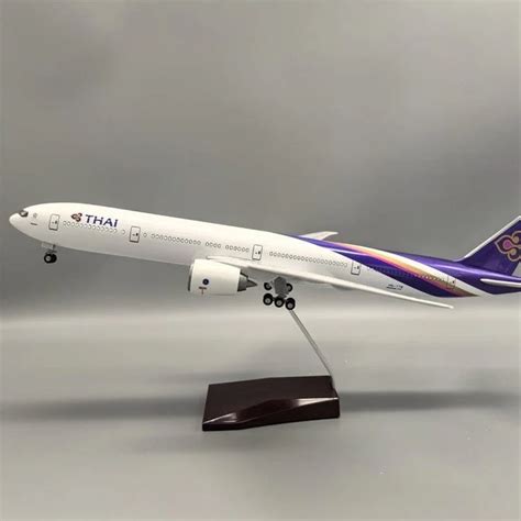 [47cm]โมเดลเครื่องบินการบินไทย B777 มีล้อ และไฟled ไฟติดโดยใช้ระบบเสียงหรือสัมผัส วัสดุเป็น