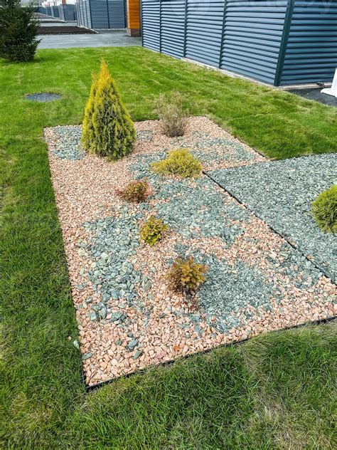 Esta Contemporáneo Minimalista Jardín Diseño Vitrinas Hermosa Grava Rutas A Lo Largo Con Un