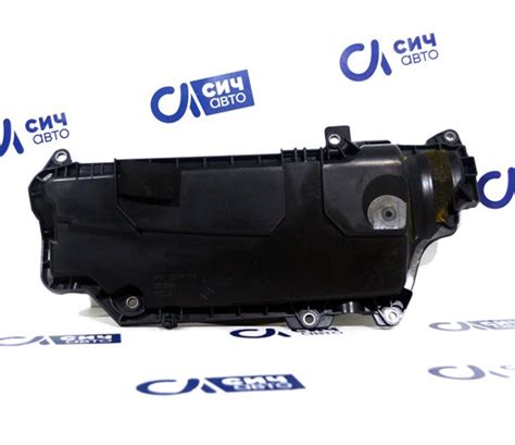 8200805844 Nissan накладка двигателя декоративная