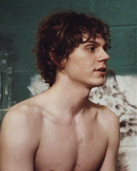 Evan Peters Shirtless Pictures
