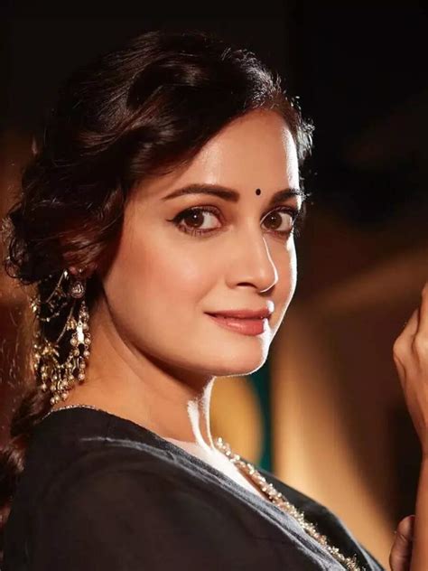 जिगरी यार की रिसेप्शन पार्टी में लगेंगी परम सुंदरी बस कॉपी कर लें Dia Mirza के ये लुक्स Times