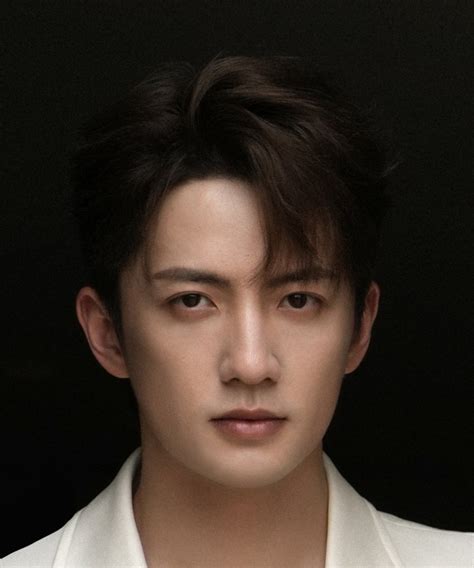 Qiu Shis Instagram Twitter And Facebook On Idcrawl