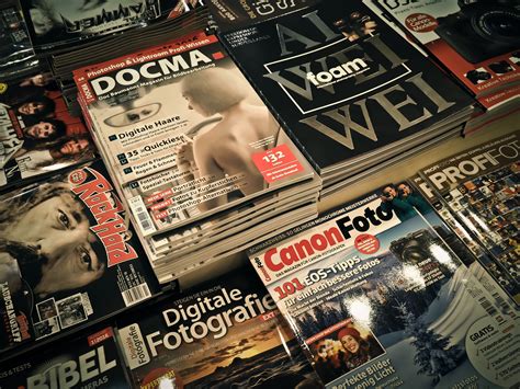 3840x2160 Wallpaper Magazine Read Magazines Newspaper Text The