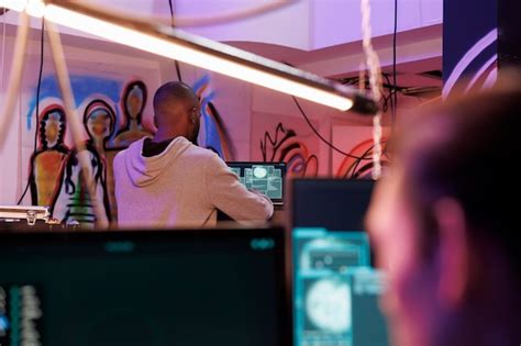 Premium Photo Hackers Launching Cyberattacks On Computer Network