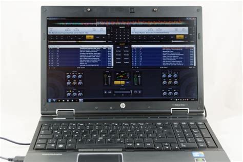 무료 이미지 휴대용 퍼스널 컴퓨터 노트북 음악 과학 기술 장비 마이크로폰 세트 Dj 생성물 전자 제품