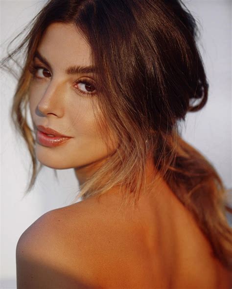 Giovanna Lancellotti Exibe Retratos Paradisíacos Em Viagem A Fernando