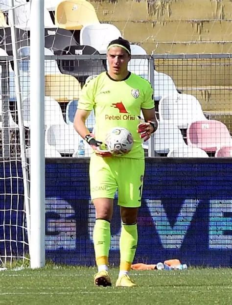 Altınordu Kalecisi Ali Emre Yanar Koruyucu Maske Ile Sahaya çıkacak