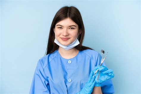 How To Get Trained For A Job As A Dental Assistant What Is The Role