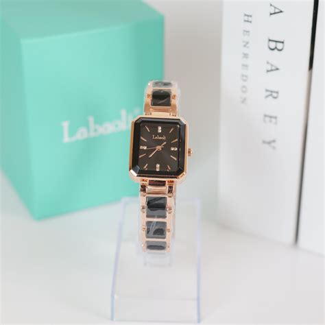 นาฬิกา Labaoli หน้าเหลี่ยม ได้รับพร้อมกล่อง พร้อมถุงแบรนด์ และใบรับ