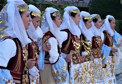 Vallet E Dropullit Trashegimia Kulturore Jomateriale