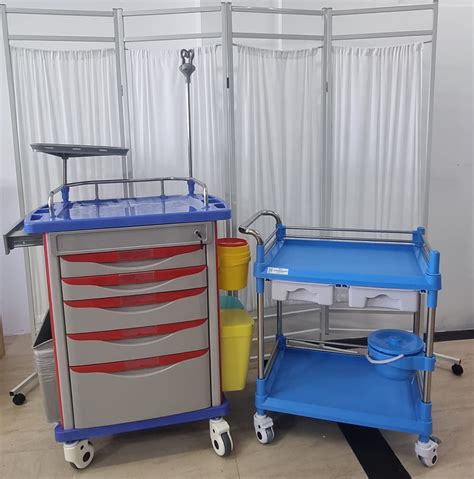 🤩 БЭЛЭН ХУДАЛДААЛАГДАЖ БАЙНА Яаралтай тусламжийн тэргэнцэр 1 500 000 Сувилагчийн тэргэнцэр