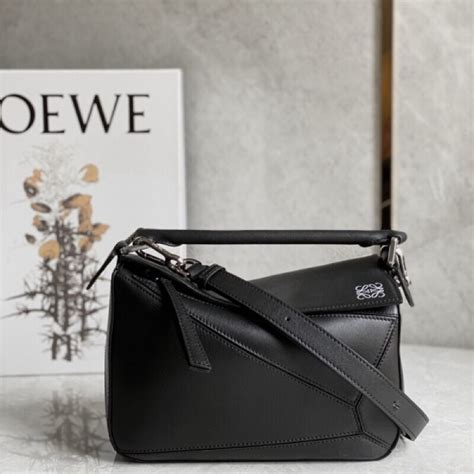 로에베 Loewe Puzzle 클래식 심플 기하학 토트 숄더백 241411cm 위핑