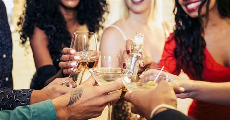 Guy Claps Back At Host For Charging For Drinks At Party