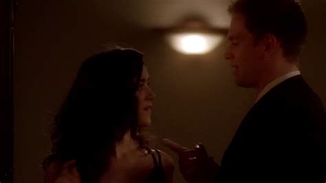 AusCAPS Michael Weatherly Shirtless In NCIS 3 08 Under Covers