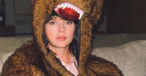 Taylor Swift Bids Goodbye To 2020 Wearing A Fuzzy Bear Costume Gma