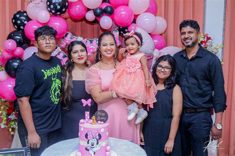 එදා දවස ගොඩක් විශේෂයි පුංචි සුරංගනාවිගේ උපන්දිනයත් ඒකට හේතුවක් සතුට උතුරන ඉරේෂාගේ කැඳැල්ලේ