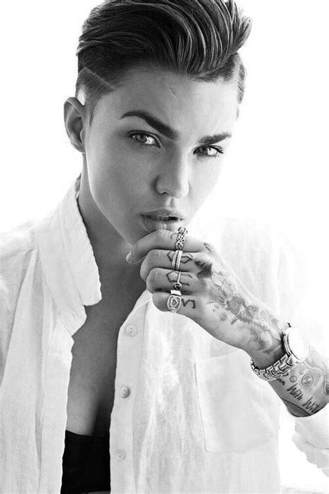 Ruby Rose Shows Off Her Impressive Toned Torso As She Hits The Gym