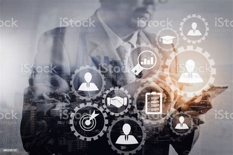 성공 사업가 런던 스마트 휴대 전화를 사용 하 여 건물 도시 전면 보기 필터 효과의 이중 노출 경영자에 대한 스톡 사진 및 기타 이미지 Istock