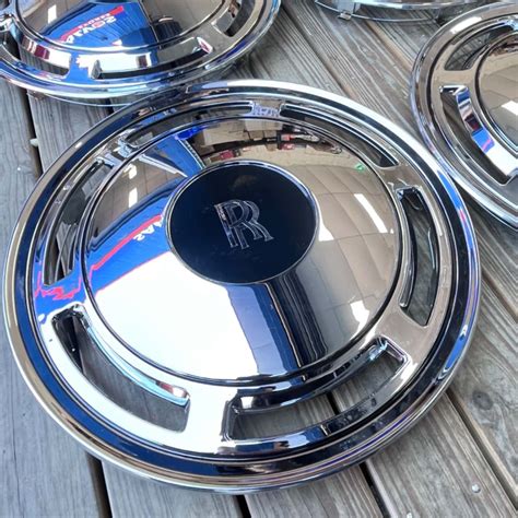 Rolls Royce Hub Caps Full Sets Used Good Salvos Stores
