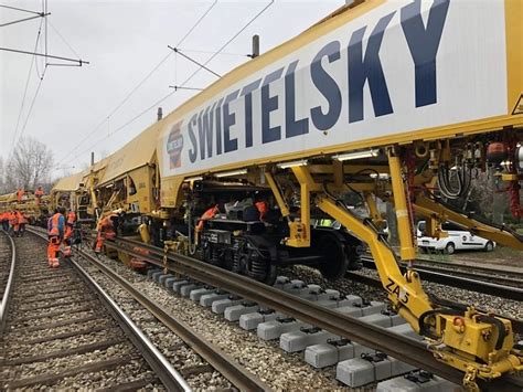 Deník.cz | Stavební stroj RUS 1000 S | fotogalerie