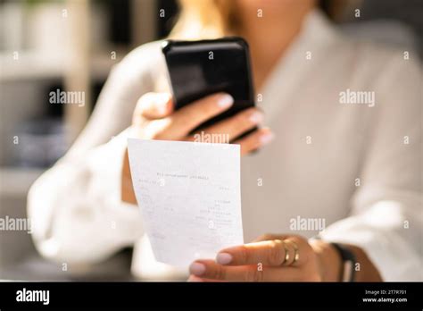 Conveniently Scan QR Code Receipt With Smartphone Stock Photo Alamy