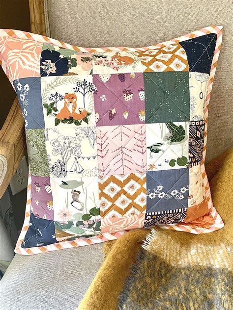 Pin By Татьяна Быкова On Лоскутное шитье In 2025 Patch Pillow Throw
