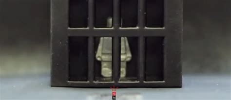 Tiny Robot Escapes Jail Cell By Melting And Reconstructing Itself