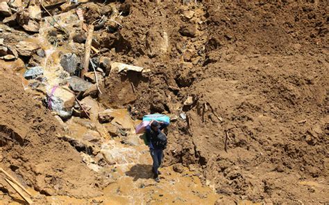 ကိုလံဘီယာတွင် မြေပြိုမှုကြောင့် ရွှေတွင်းပြိုကျပြီး လူ ၇ ဦး ပိတ်မိနေ