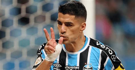 ბრაზილიის ჩემპიონატის ოქროს ბურთი ლუის სუარესს Lelo Ge