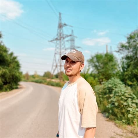 Публичная личность с душой Andreyev Vladimir Threads Say More