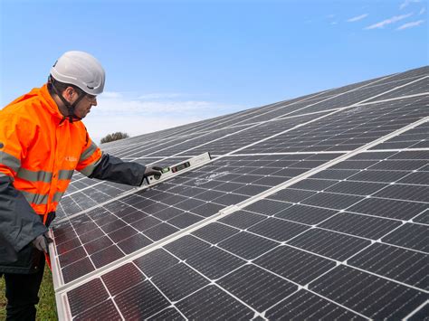 Network Rail Signs Solar Power Agreement With Edf Renewables Uk In
