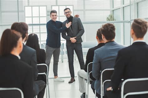 비즈니스 회의 사무실 팀 그룹 성공 팀워크 사람 기업 파트너십 업무 교육 강좌에 대한 스톡 사진 및 기타 이미지 교육 강좌 단체 리더십 Istock