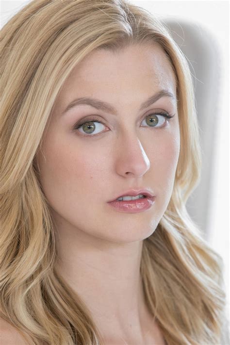 Alexa Graces Instagram Twitter And Facebook On Idcrawl