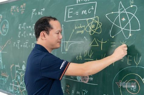 Young Physics Professor Triangle Model Helps Develop High Quality