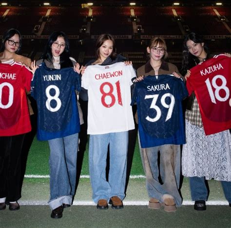 박지성 다음은 르세라핌 맨체스터 유나이티드에 한국 걸그룹 깜짝 등장 올드 트래포드에 온 것을 환영합니다