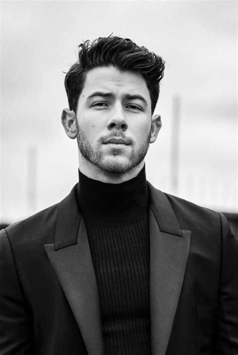 نيك جوناس عمره ديانته جنسيته زوجته معلومات عنه ويكيبيديا