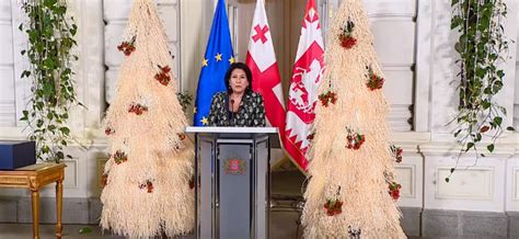 სალომე ზურაბიშვილი ვნახეთ უზარმაზარი დროშა რომელმაც ჩამოიარა რუსთაველზე და მივიდა ევროპულ