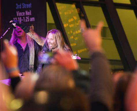 Photos New Years Eve On Fremont Street News