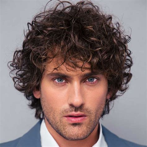 Tagli Capelli Ricci Uomo 2020 Mens Hairstyles Medium Mens Hairstyles