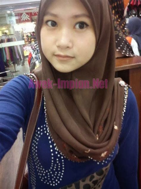 Awek Pahang Yang Bertudung Tapi Sangat Seksi Nampak Neneng Dah