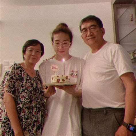 Father Injured Hong Kong Mirror Dancer Mo Li Regains Some Sensation In