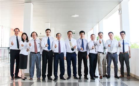 Đội ngũ cán bộ giảng viên khoa Kỹ thuật Ô tô và Năng lượng