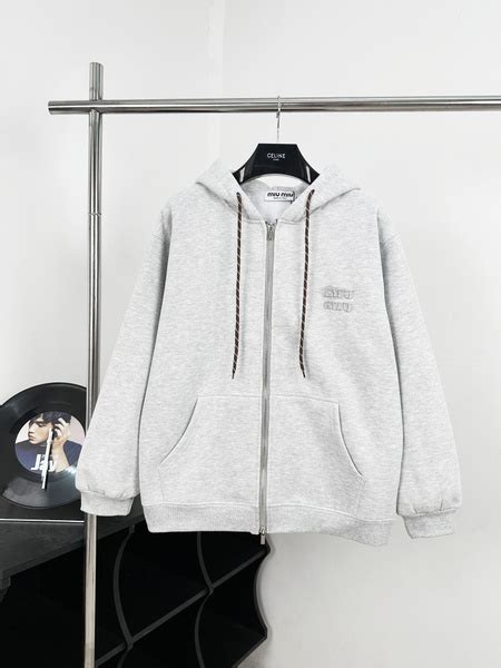 Куртка Miu Miu купить на Ozon по низкой цене 1716201960