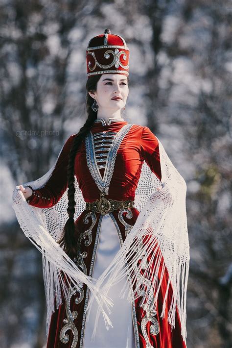 Winter In Circassia Этнические наряды Традиционные платья Мировые