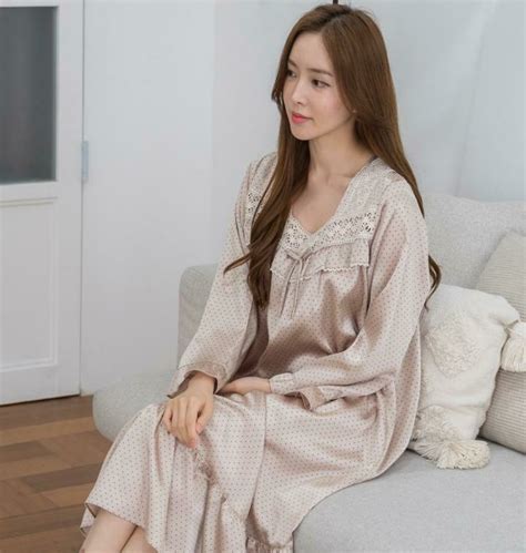 홈웨어원피스 실크샤무즈 블랙도트 긴팔파자마 슬립 여성 홈드레스 티몬