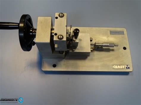 Машините Автоматична машина за правене на прорези Ceast Type 6816 Notchvis