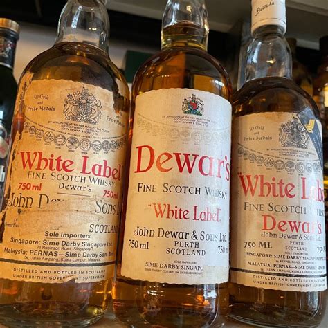 Dewars White Label Whisky Vintage 1970s No Box 750ml Food And Drinks